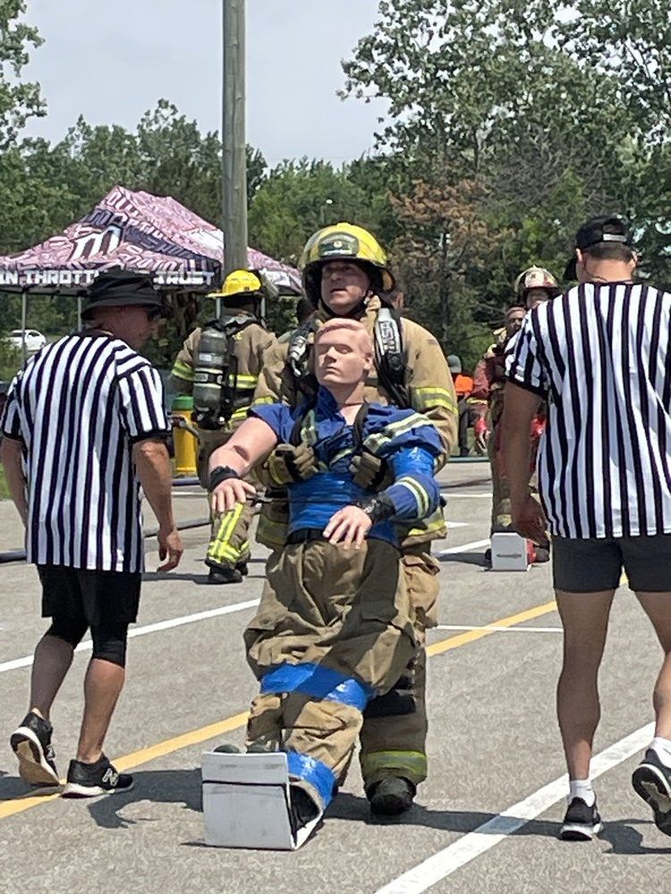 Firefighters compete over obstacle course | Windsor Star