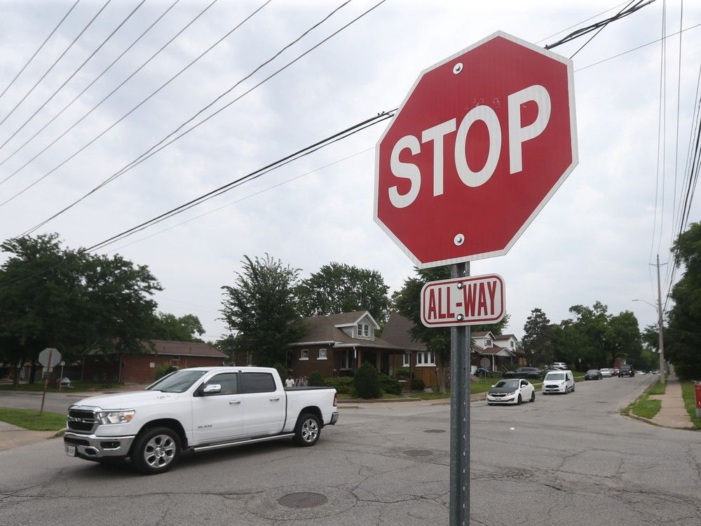 City report recommends stricter policy for all-way stops | Windsor Star