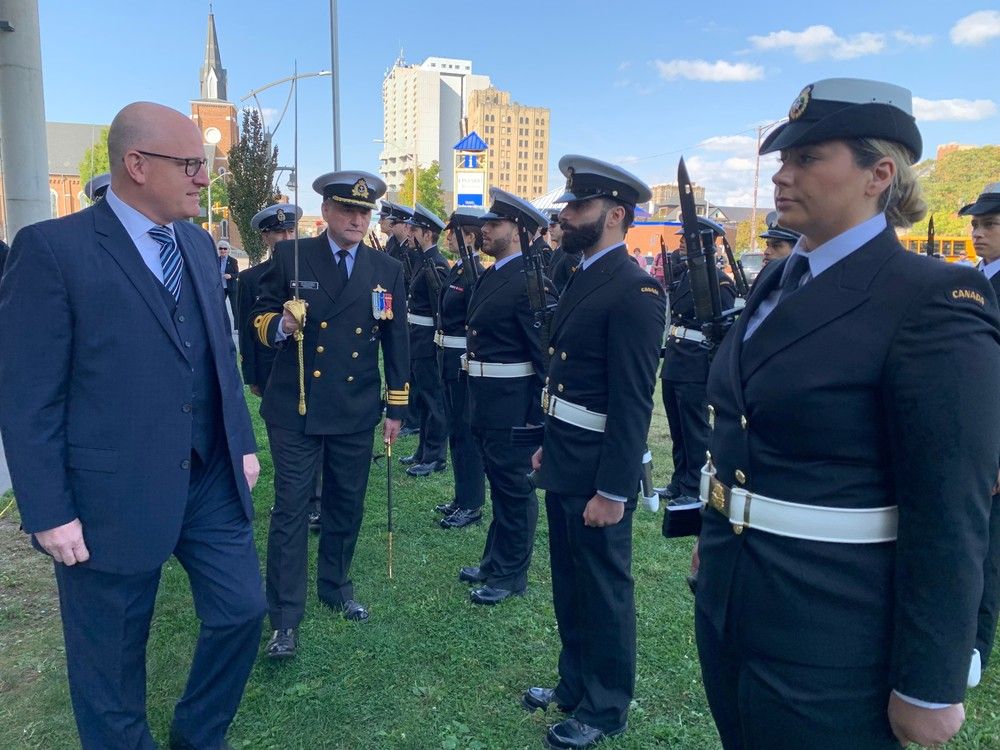 HMCS Hunter recognized during Freedom of the City in Windsor | Windsor Star