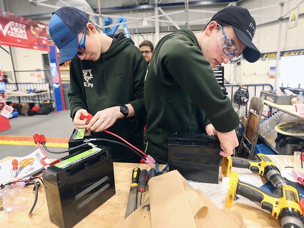 Ontario's 'rock star' FIRST Robotics teams competing in Windsor ...