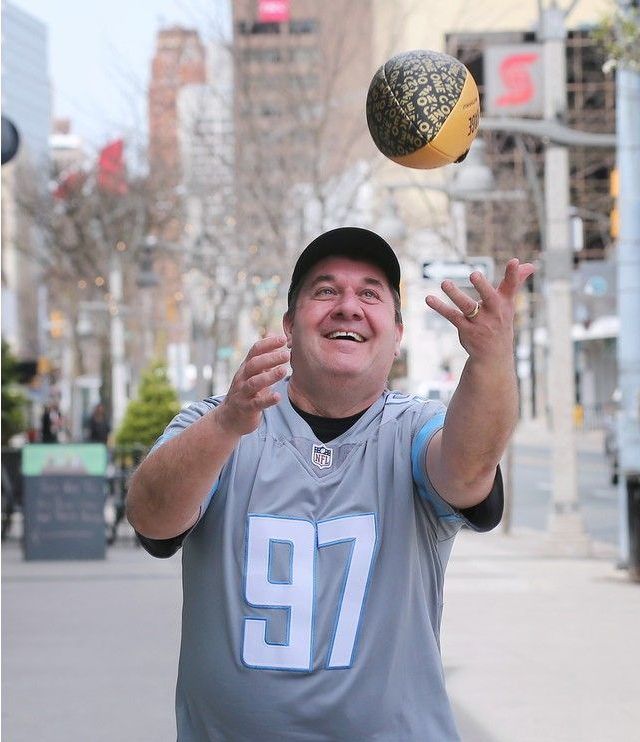 Downtown Windsor scores as Detroit hosts NFL football draft | Windsor Star