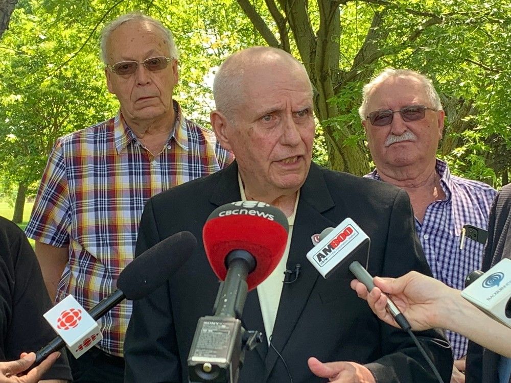 Parent's family represents late local labour leader at awards | Windsor ...