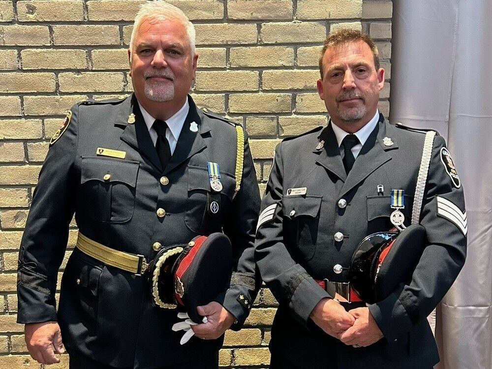 Windsor police officer gets bravery medal for 'extraordinary courage ...