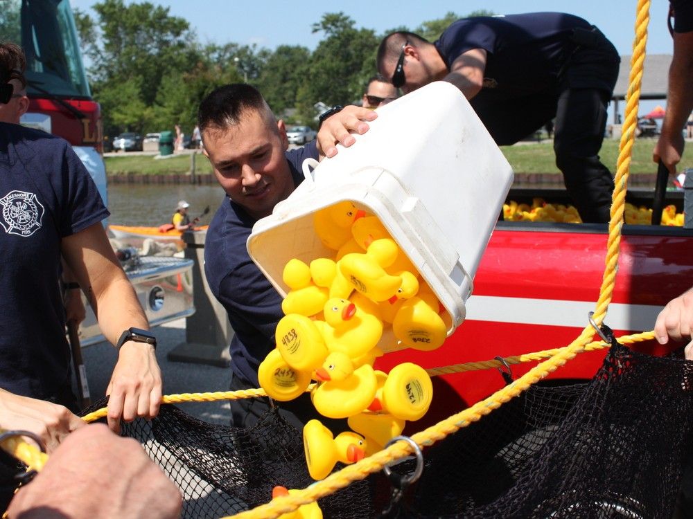 Rubber Duck Race makes big splash for Windsor-Essex Hospice | Windsor Star