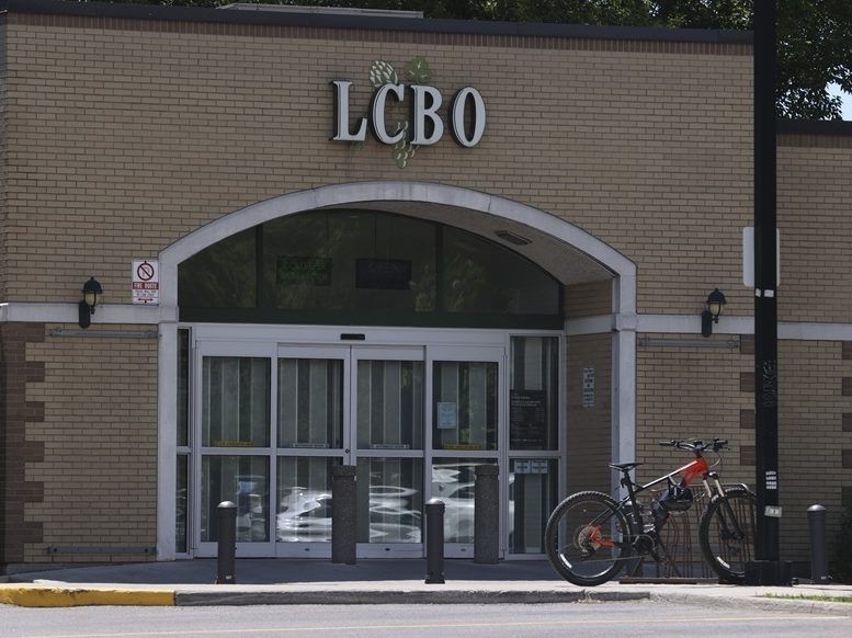LCBO, union reach tentative deal to end strike | Windsor Star