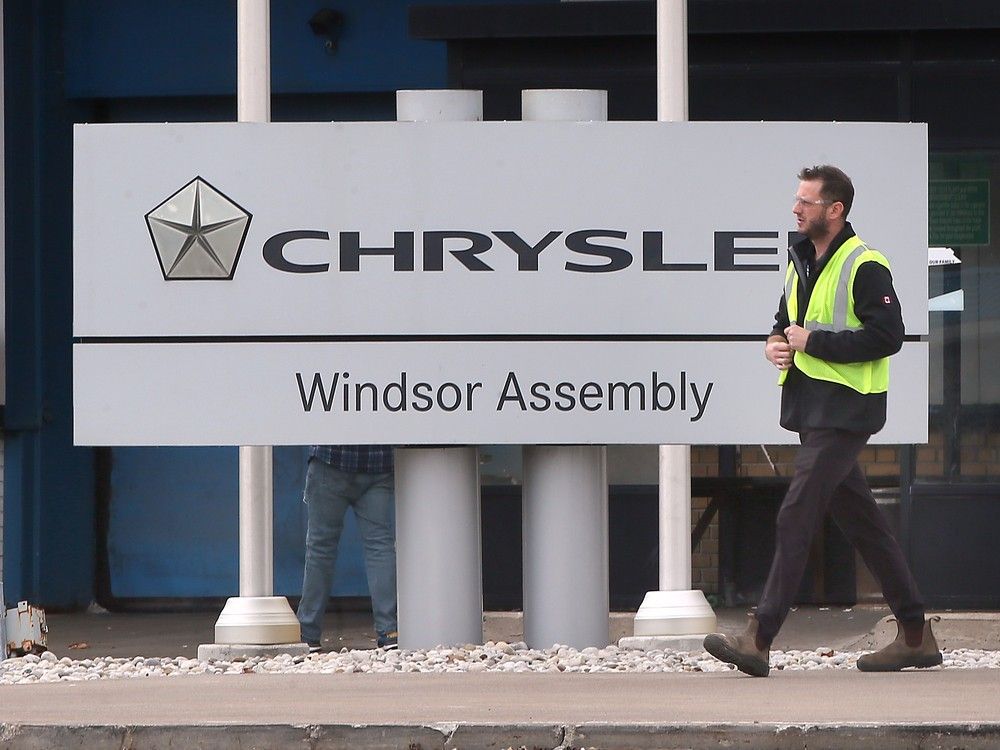 Stellantis re-introduces Voyager minivan at Windsor Assembly Plant ...