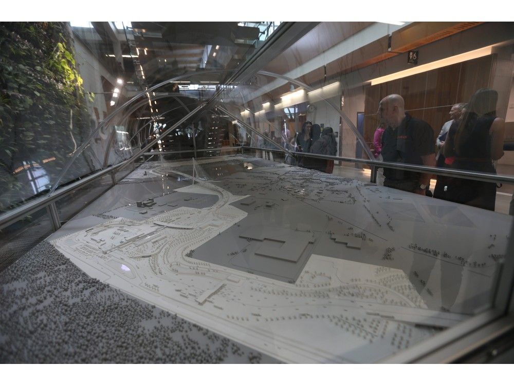 Massive models at UWindsor celebrate Gordie Howe bridge legacy ...