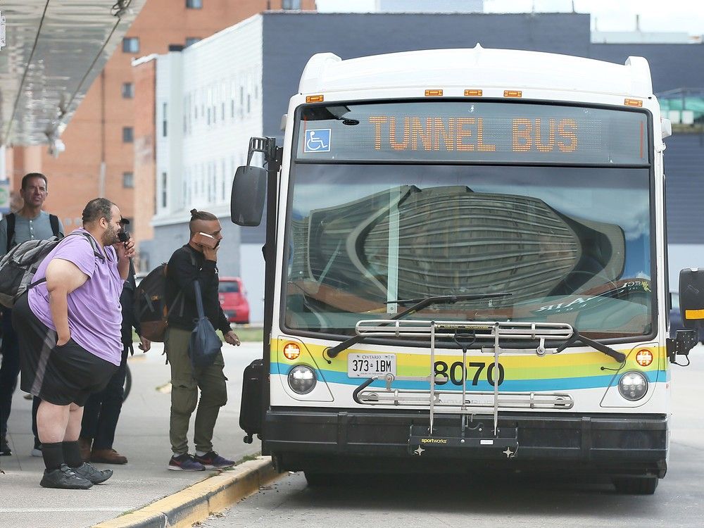 'Sad to see it go' — Windsor-Detroit tunnel bus stops after 95 years ...