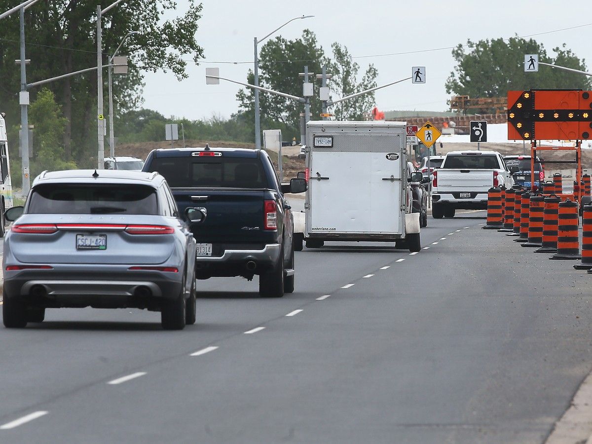 Windsor driver urged to zipper merge this construction season | Windsor ...