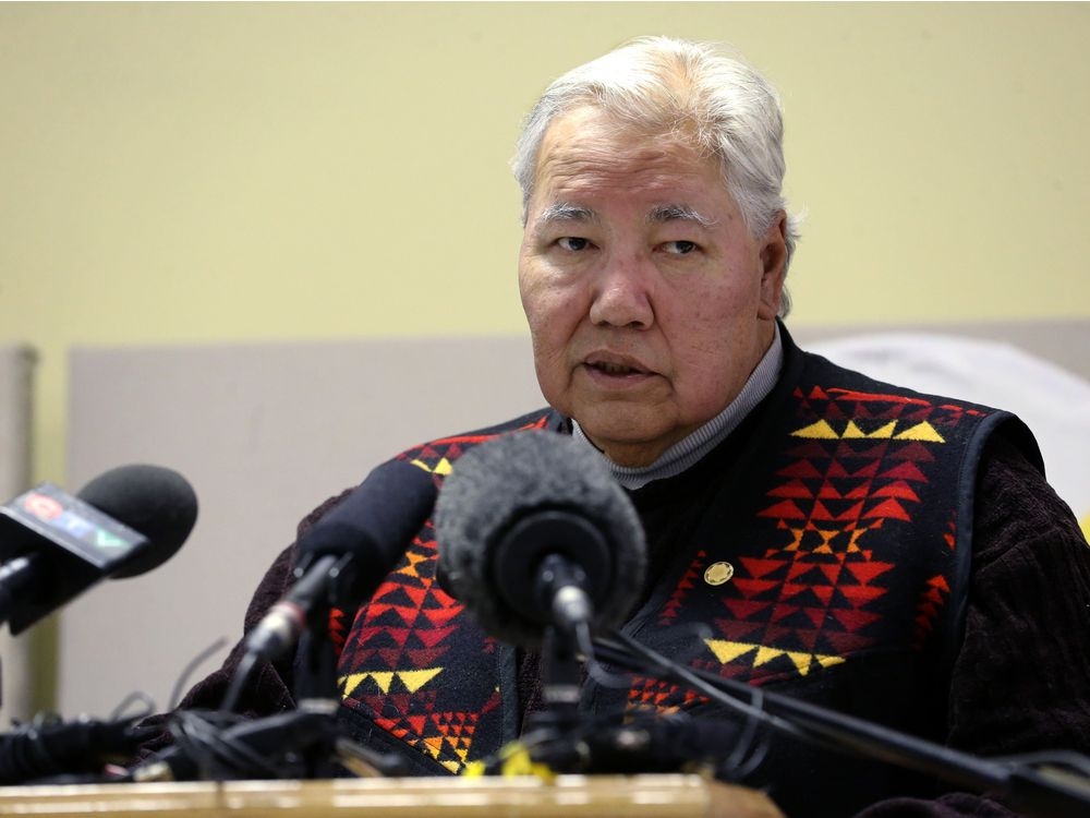 Murray Sinclair being honoured with Red Cross humanitarian award ...