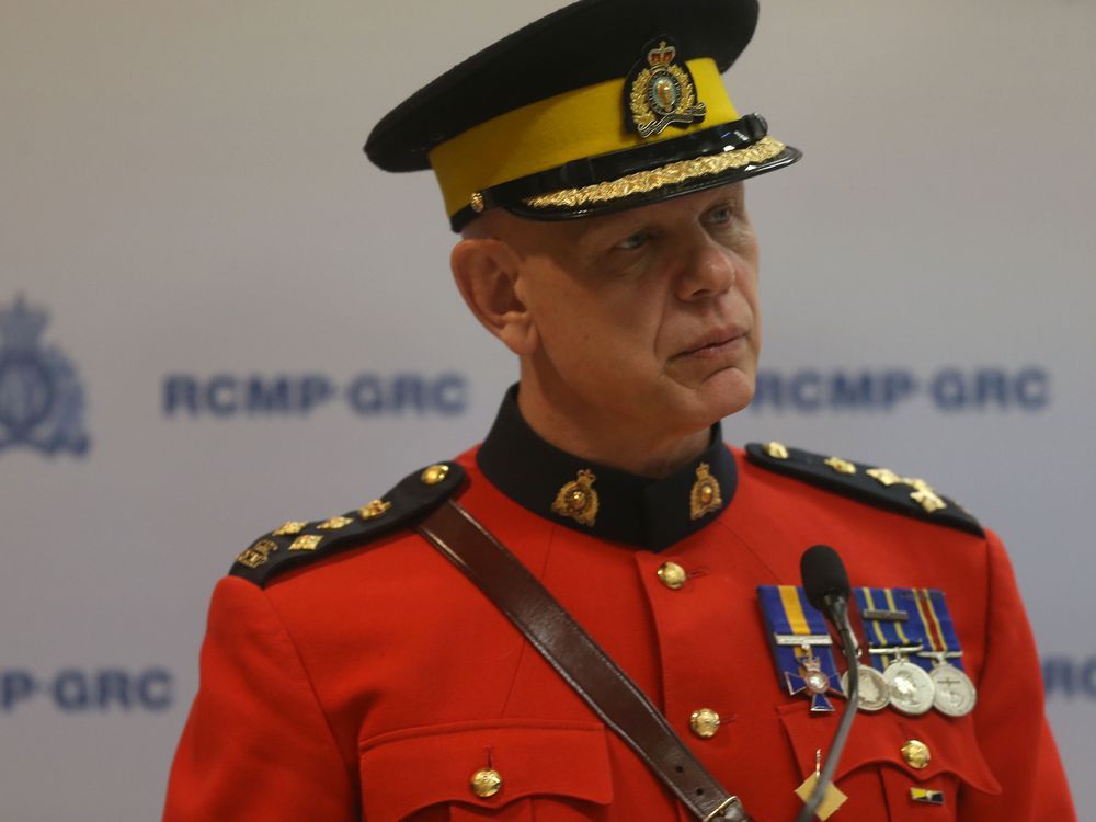 Oaths on eagle feathers to be allowed in Manitoba RCMP detachments ...