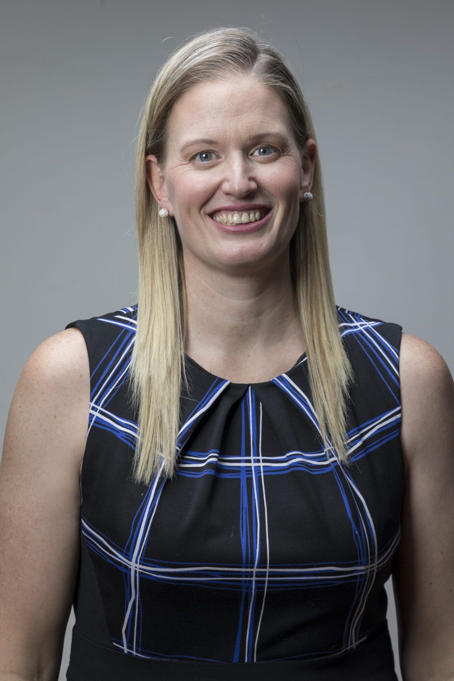 Winnipegger Sami Jo Small recounts a life in hockey in new ...