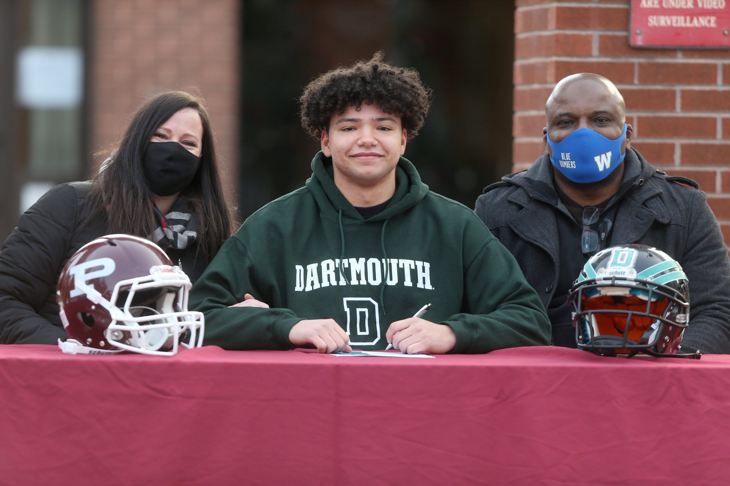 GRIDIRON TRAILBLAZER: Winnipeg's Zach Lytle is Ivy League bound ...