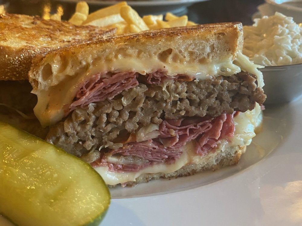 HAL’S KITCHEN: Le Tour du Burgers continues | Winnipeg Sun