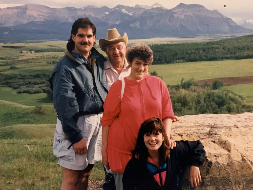 HAL'S HEADLINES: Crowded field for mayor | Winnipeg Sun