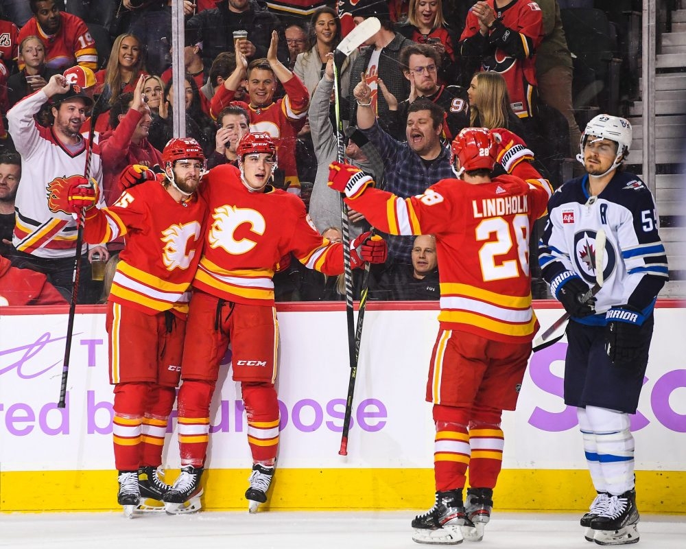 Jets fail to contain desperate Flames team in 3-2 loss | Winnipeg Sun
