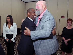 '90 champs tip caps to current Bombers | Winnipeg Sun