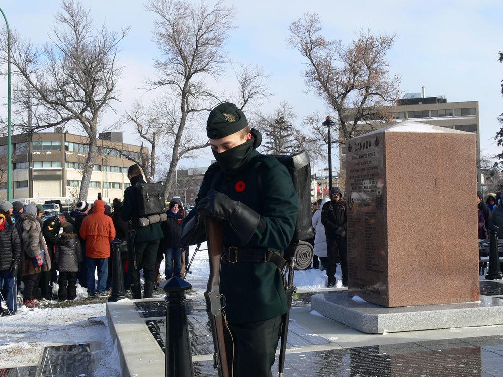 Winnipeggers mark Remembrance Day with ceremonies across city ...