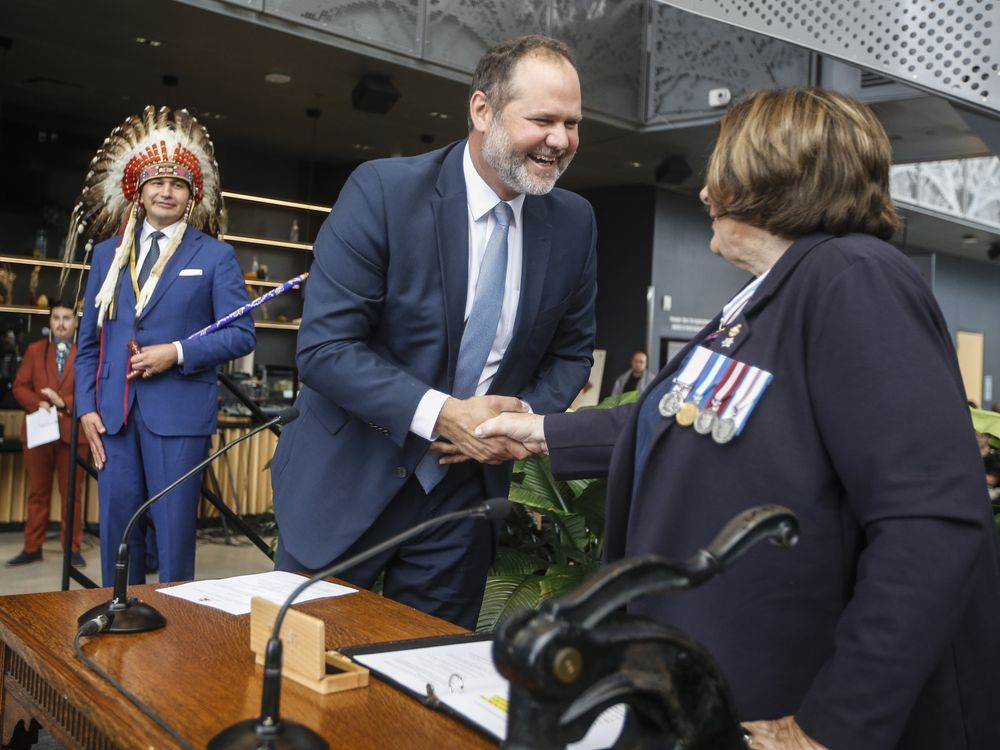 Workers at Manitoba Public Insurance approve deal, plan return to work ...