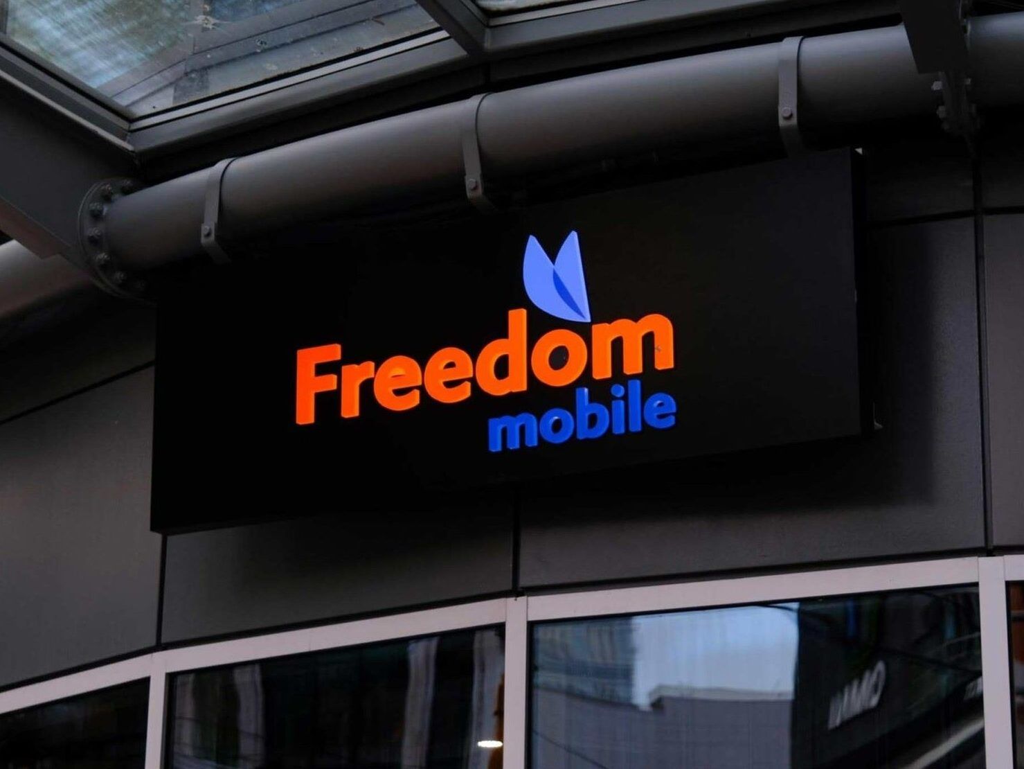 Freedom Mobile to launch Manitoba network in 2026 | Winnipeg Sun